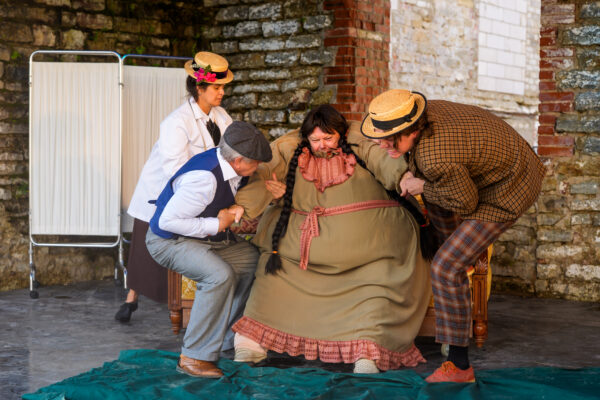 Teemaja paks. Komöödia - Piibe Teater